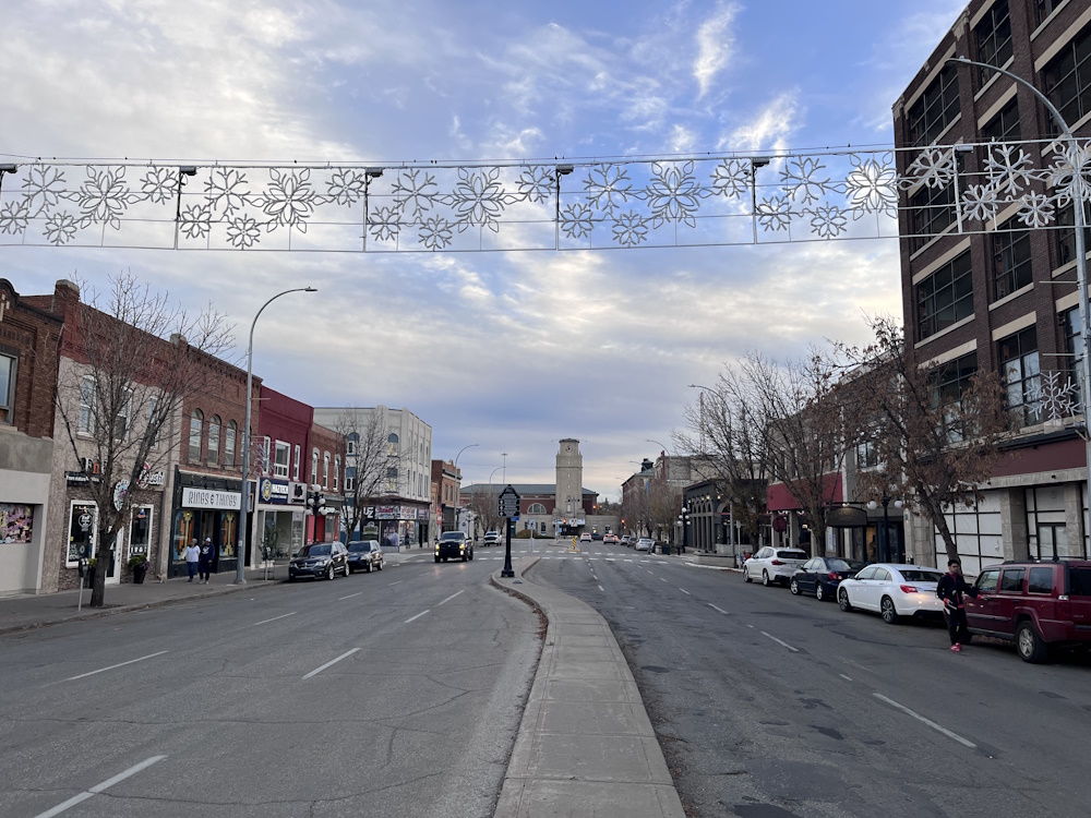 Downtown ambassadors bringing a smiling face to Christmas shoppers ...
